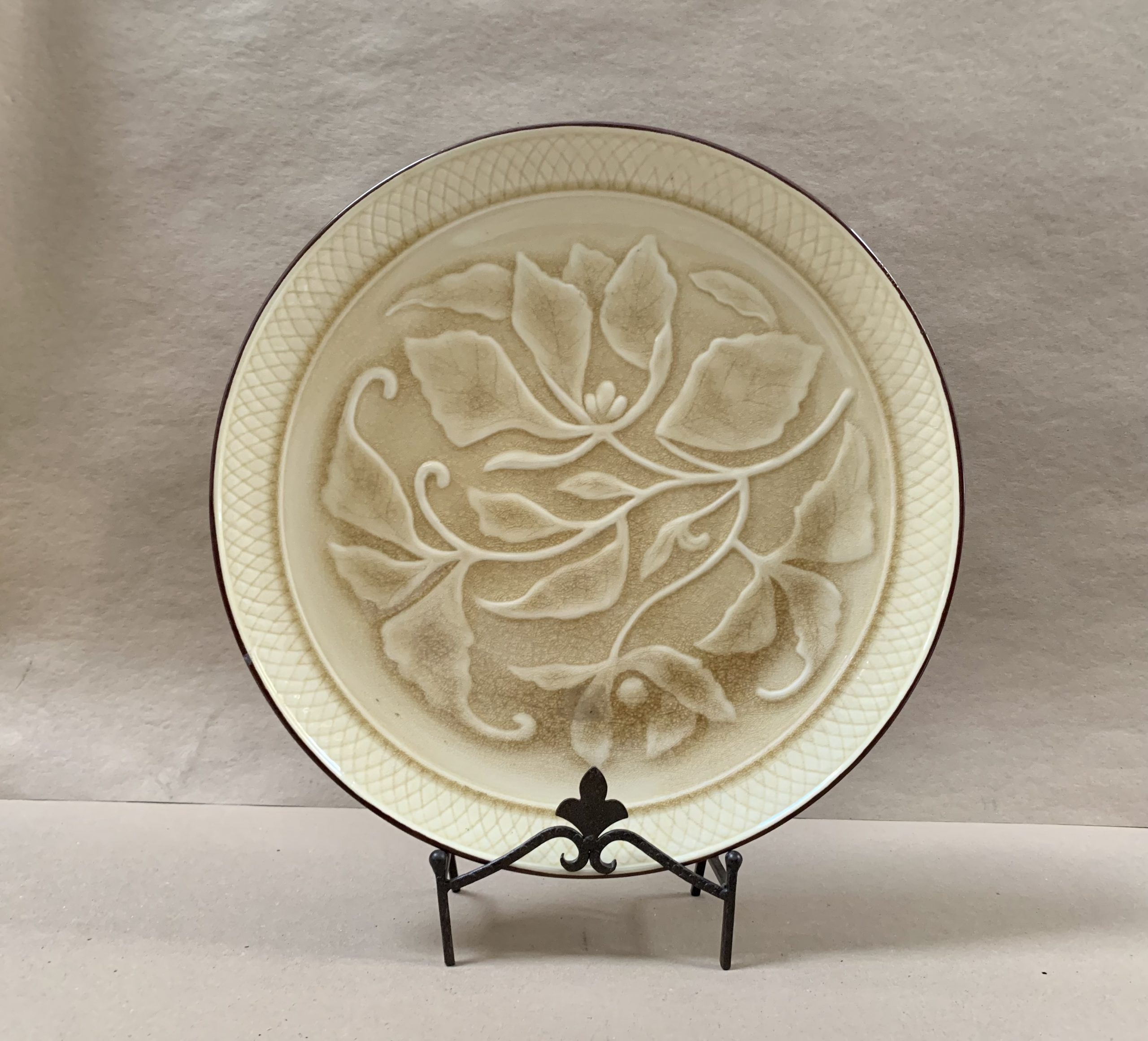 Decorative Ceramic Charger Plate on Easel - Welcome to Globedecor ...